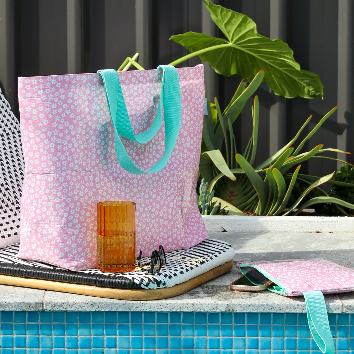 Daisy - Weekender Bag | Shop Reusable bags online | Hello Weekend ...